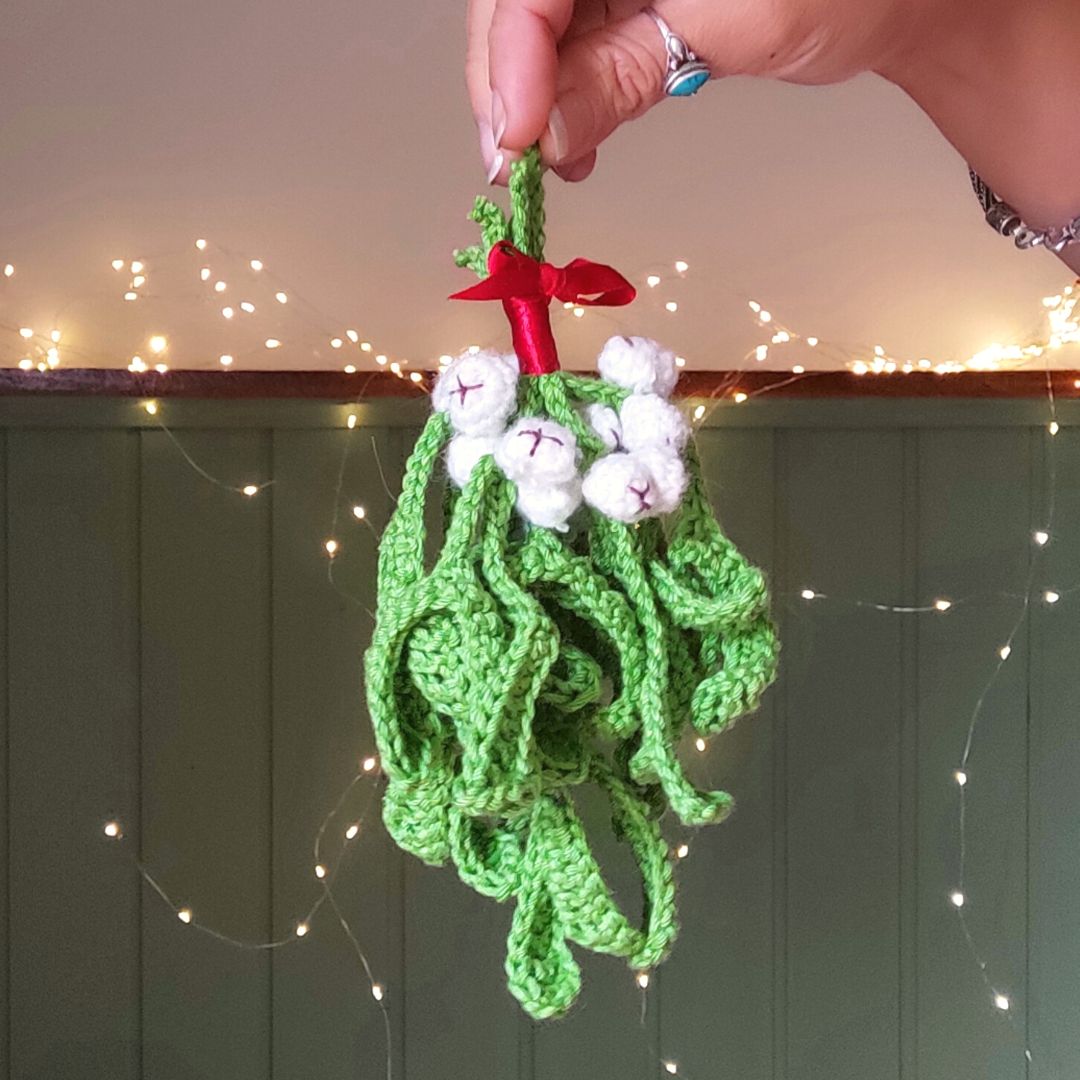 How to Crochet Mistletoe - Free Crochet Pattern